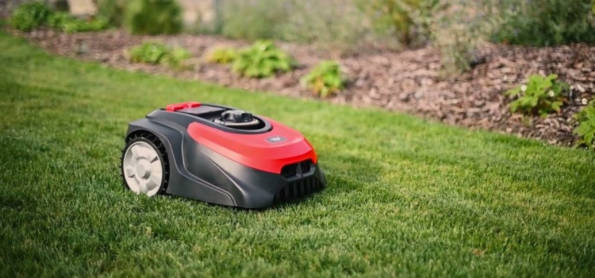 Robotické sekačky Hecht + Recenze AKTUALIZOVÁNO